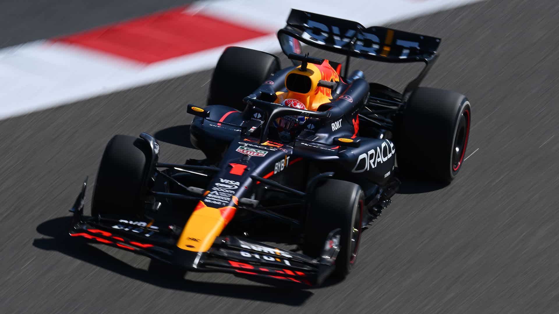 Même Verstappen se dit “surpris” de la rapidité de la RB20